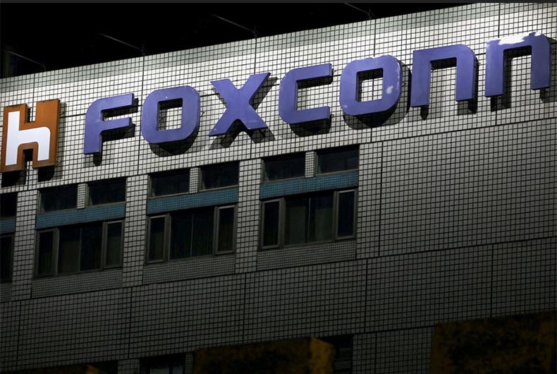 China: Violent protest at Foxconn's iPhone factory in Zhengzhou | ummid.com