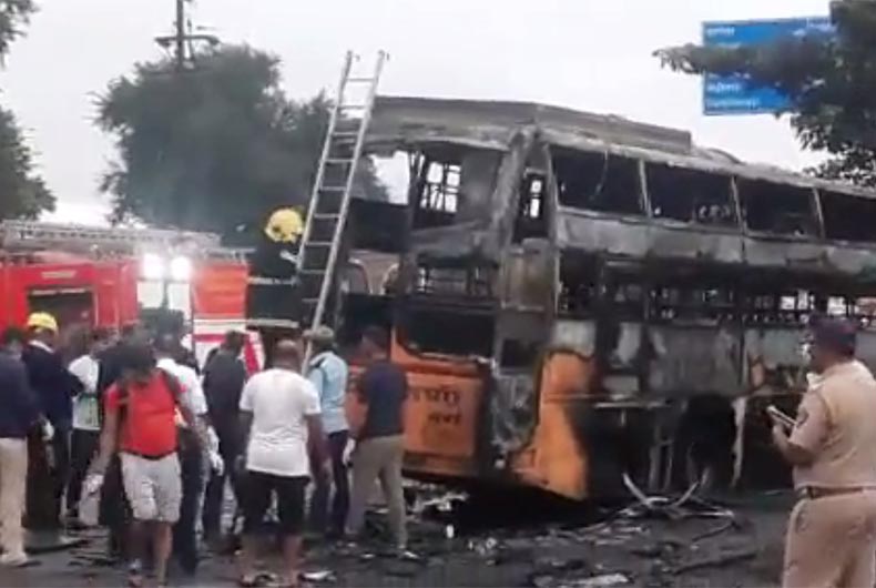 Yavatmal to Mumbai bus rams into truck near Nashik, 10 killed | ummid.com