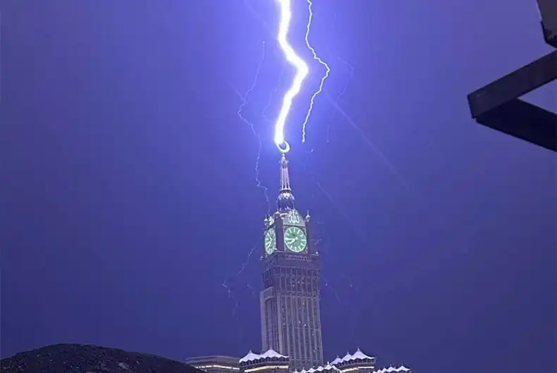 Viral: Intriguing video of Makkah Tower handling lightning strikes amid ...