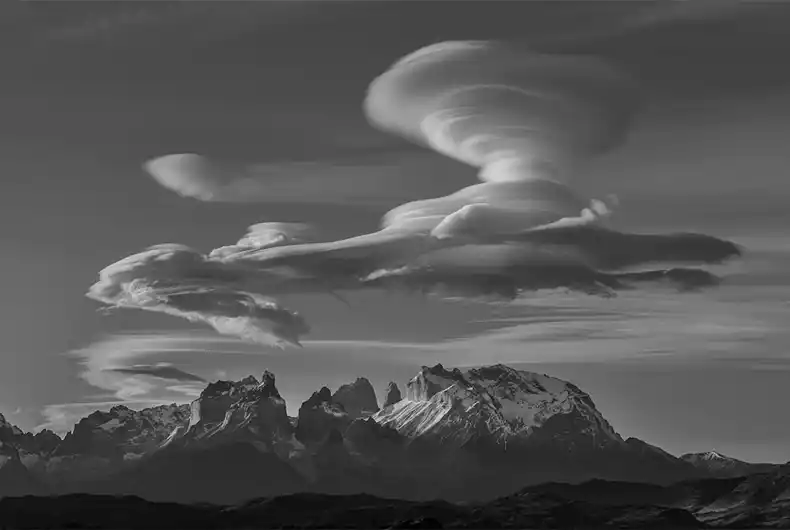 Secret videos, photos of Unidentified Flying Objects now available ...